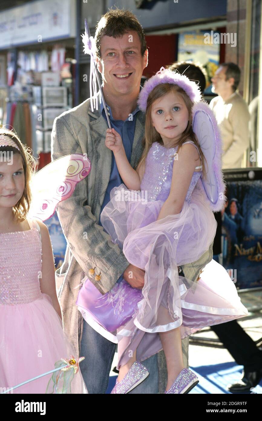Stephen Tompkinson arriving at the world premiere of Nanny McPhee in ...