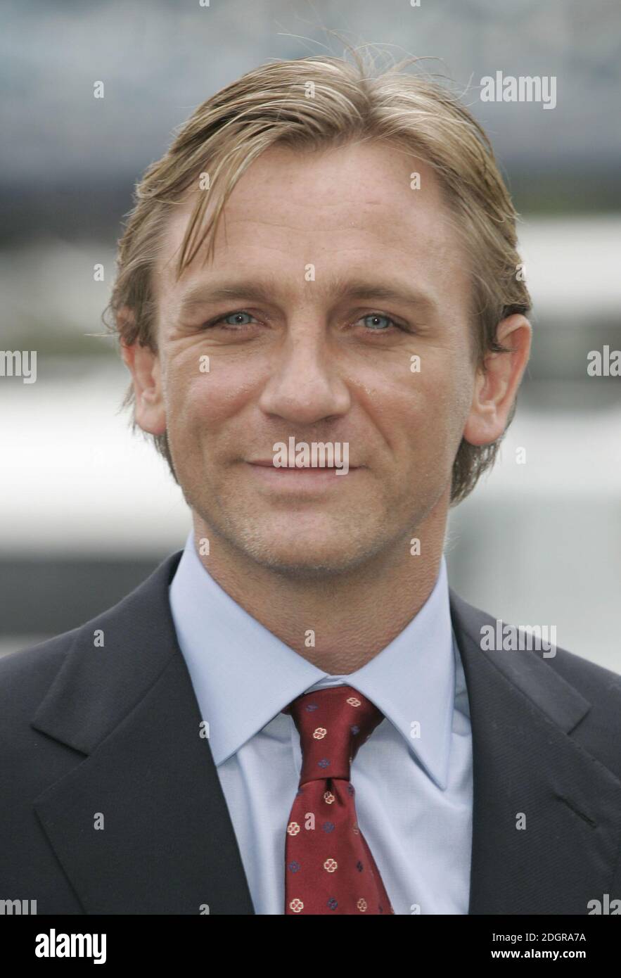 James bond daniel craig eye hi-res stock photography and images - Alamy