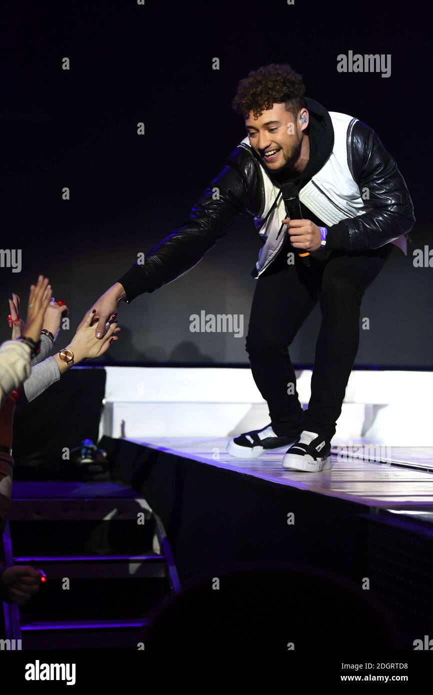 Rak su perform hi-res stock photography and images - Alamy