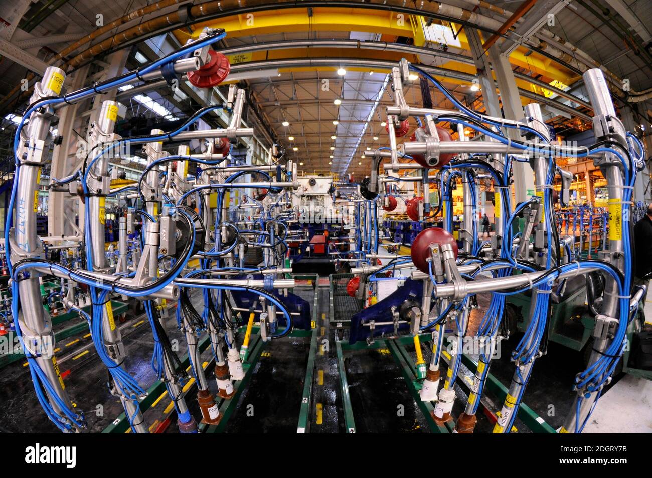 Jaguar land rover production halewood hi-res stock photography and ...