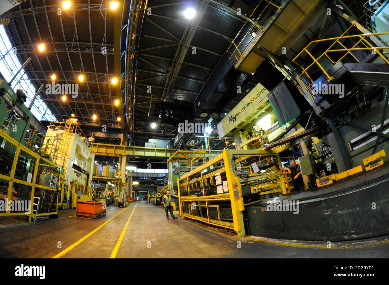 Jaguar land rover production halewood hi-res stock photography and ...