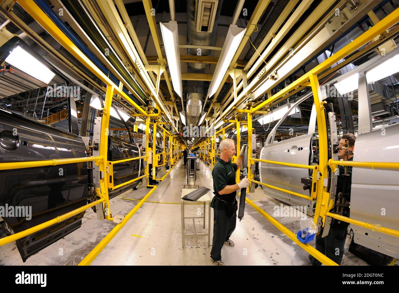 Jaguar land rover factory hi-res stock photography and images - Alamy