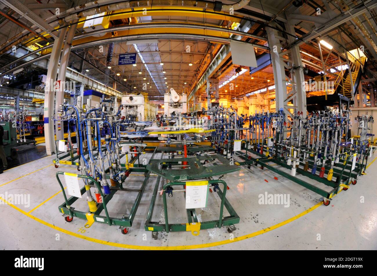 Jaguar land rover halewood hi-res stock photography and images - Alamy