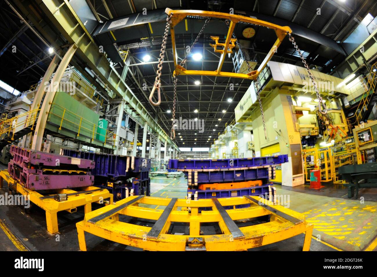 Jaguar land rover production halewood hi-res stock photography and ...