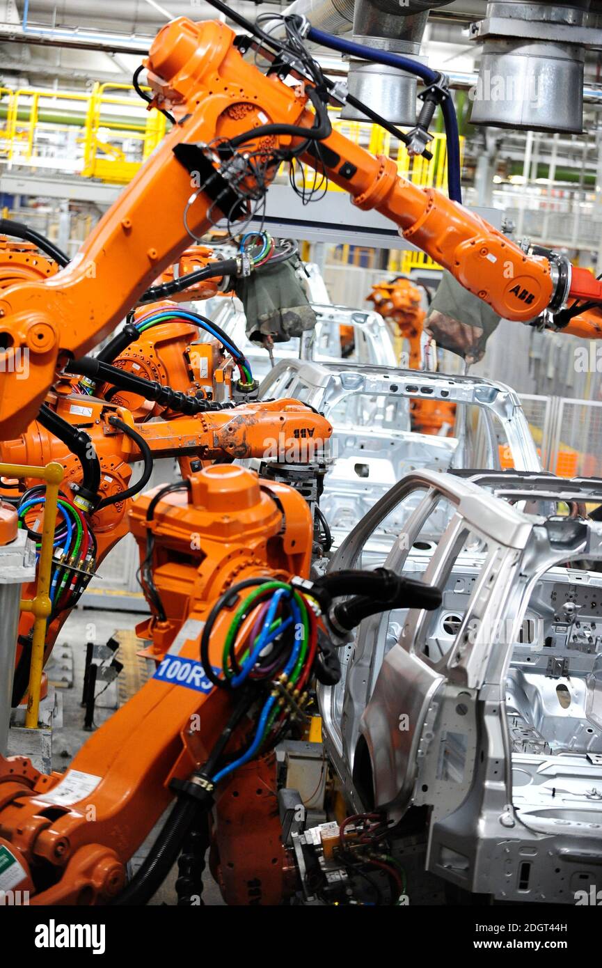 Jaguar Land Rove Halewood Body & Assembly Stock Photo - Alamy