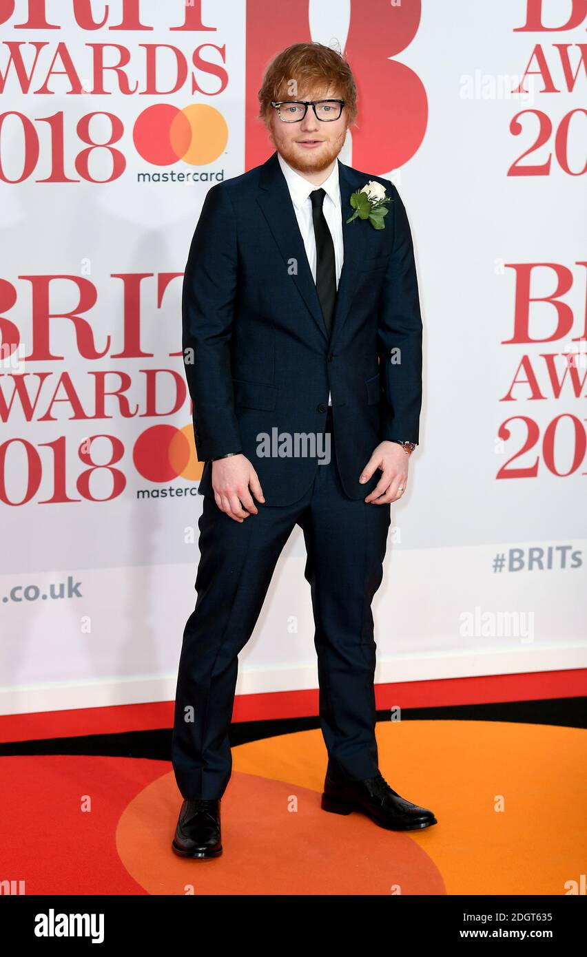 Ed sheeran full body hi-res stock photography and images - Alamy