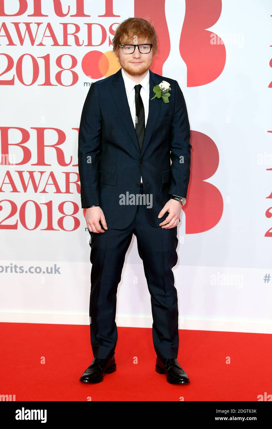 Ed sheeran full body hi-res stock photography and images - Alamy