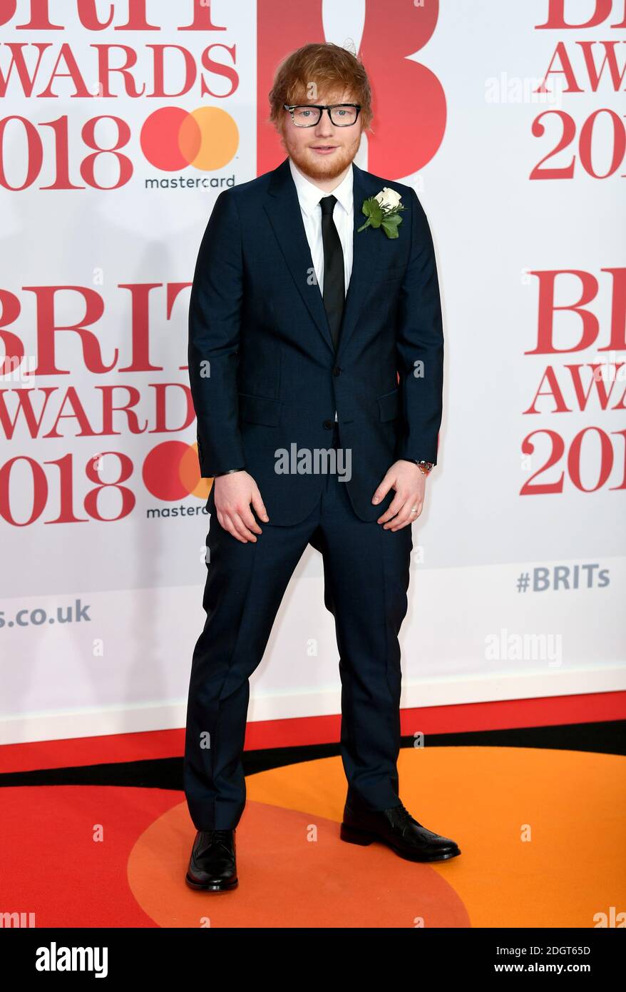 Ed sheeran full body hi-res stock photography and images - Alamy
