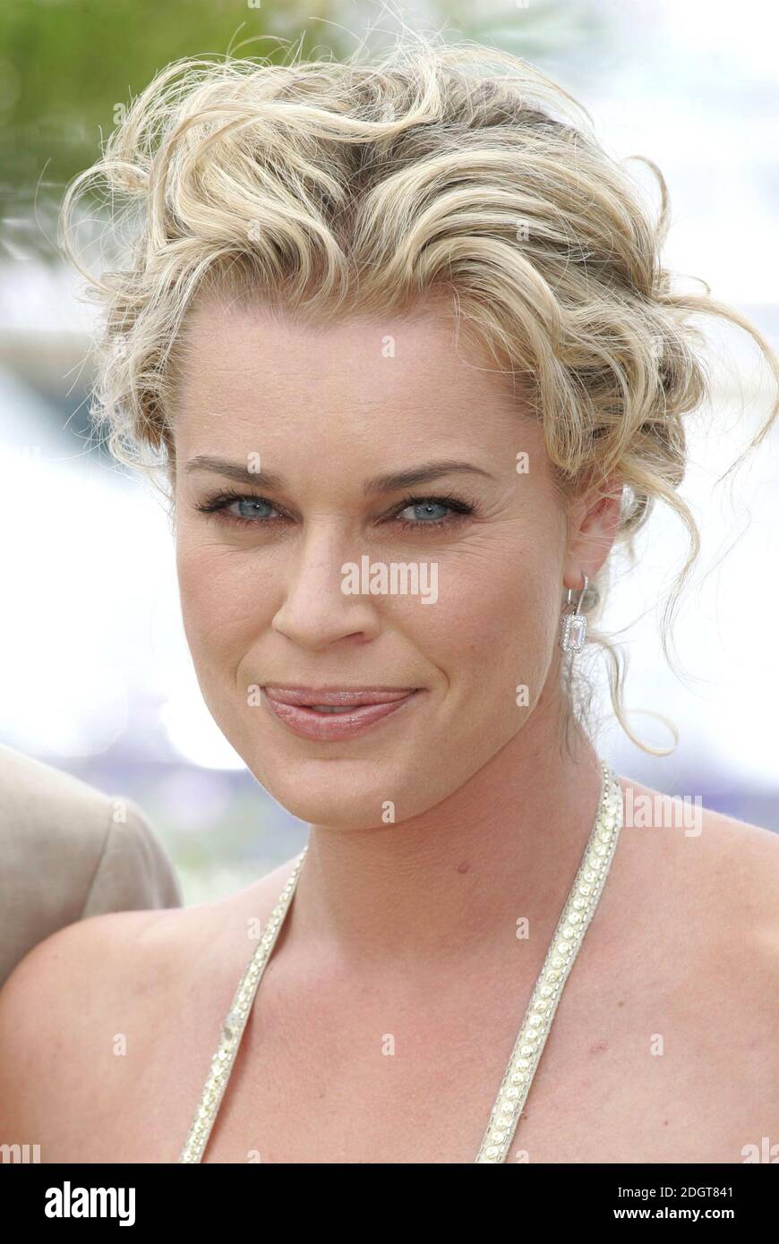 Rebecca Romijn's Instagram, Twitter & Facebook on IDCrawl