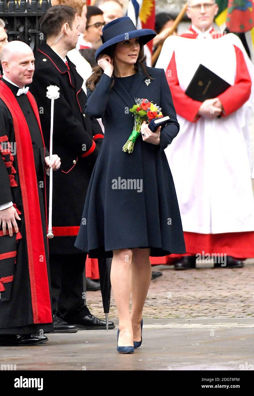 Kate middleton blue coat flowers hi-res stock photography and images ...