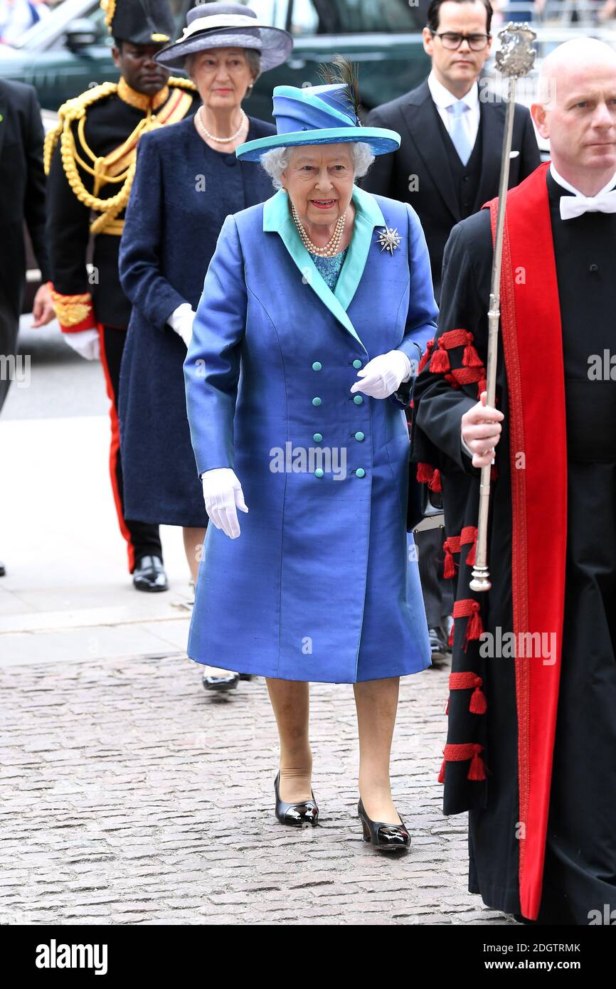 Royal military war conflict queen elizabeth ii hi-res stock photography ...