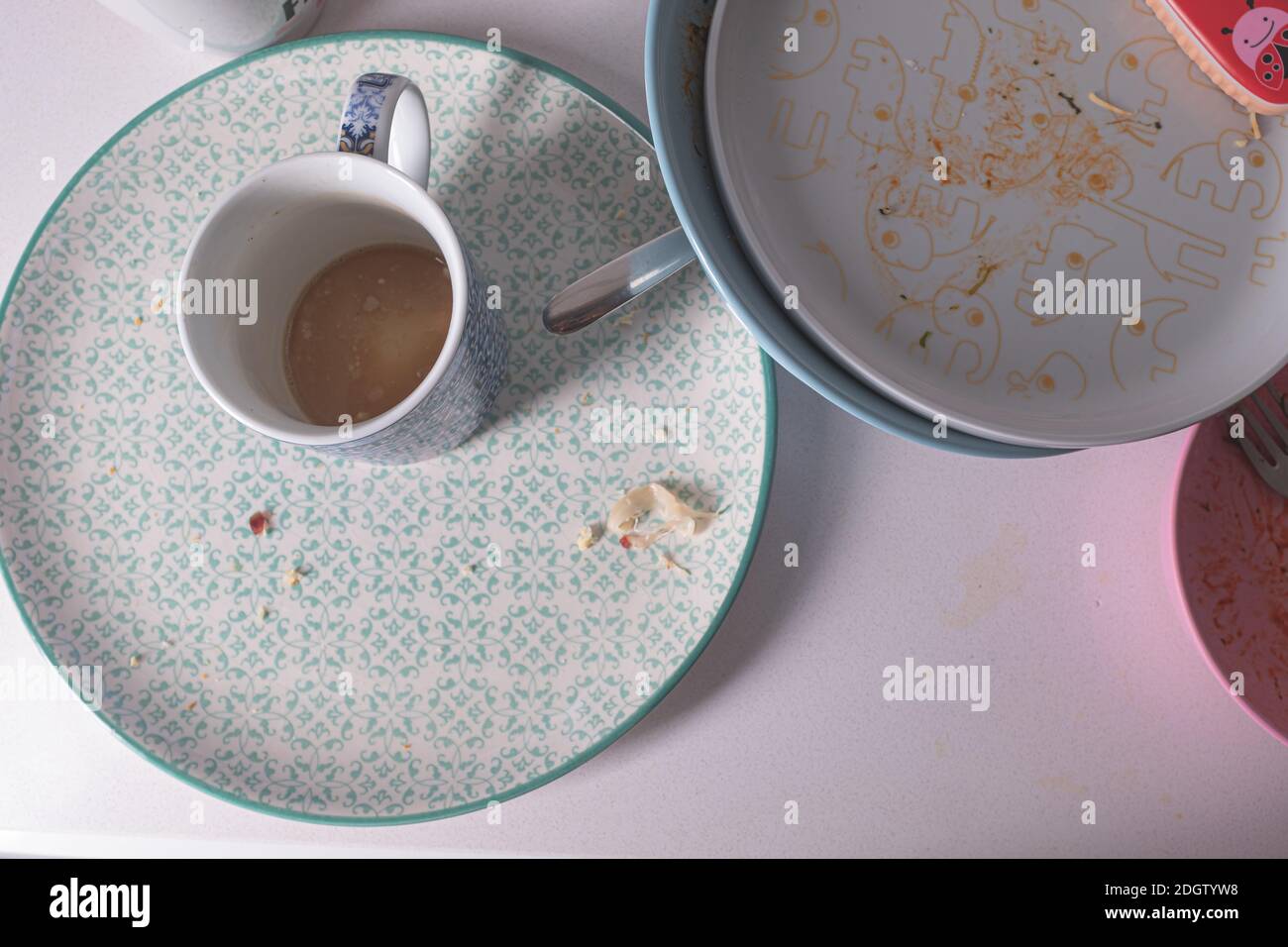 Dirty cutlery sink hi-res stock photography and images - Alamy