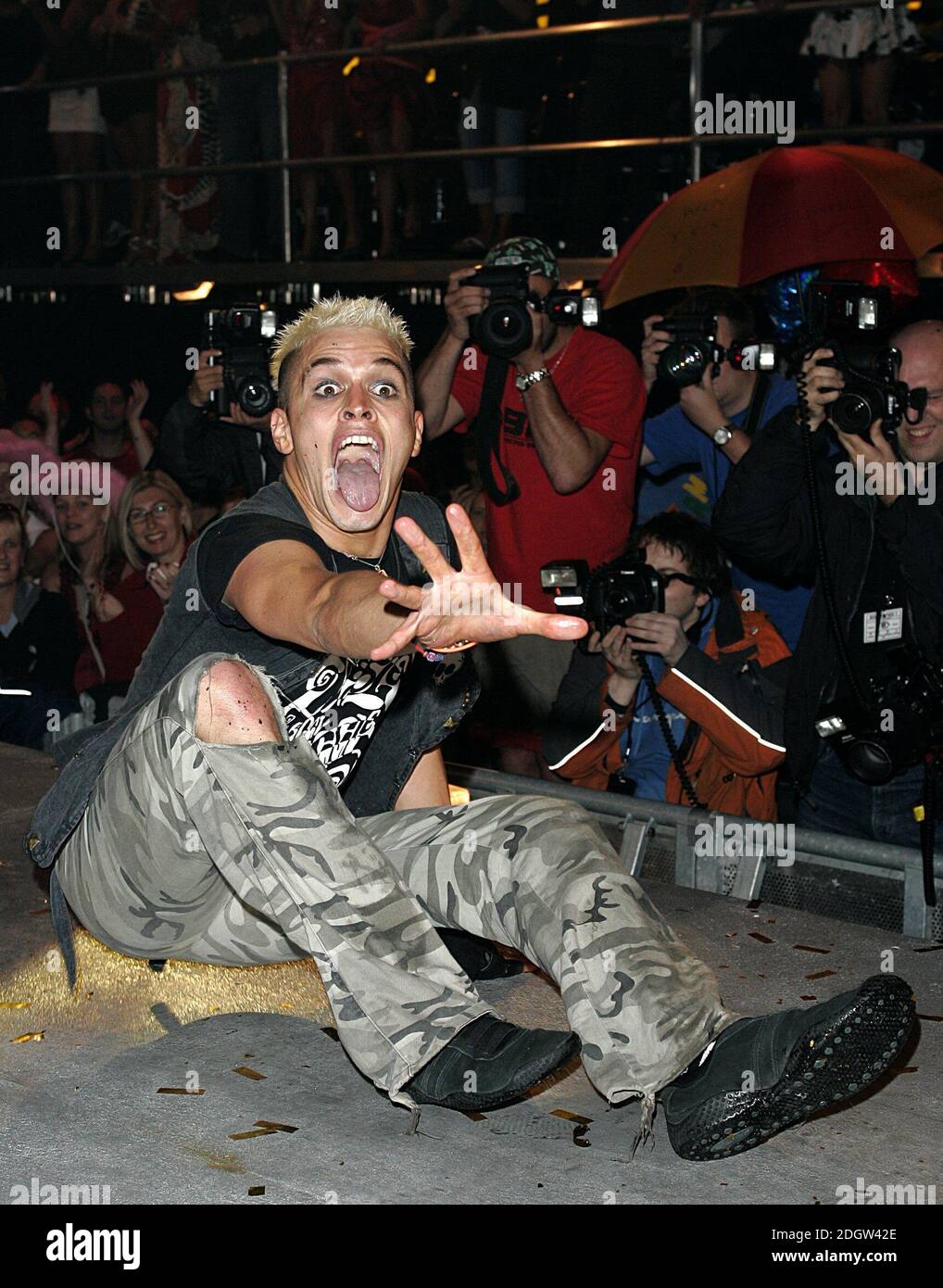 Winner Pete Bennett leaves the Big Brother House Stock Photo - Alamy