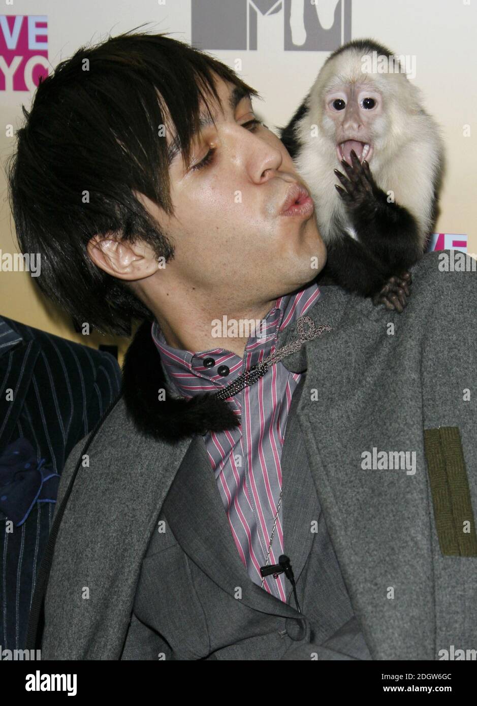 Fall Out Boy arriving at the the MTV Video Music Awards 2006, Radio ...