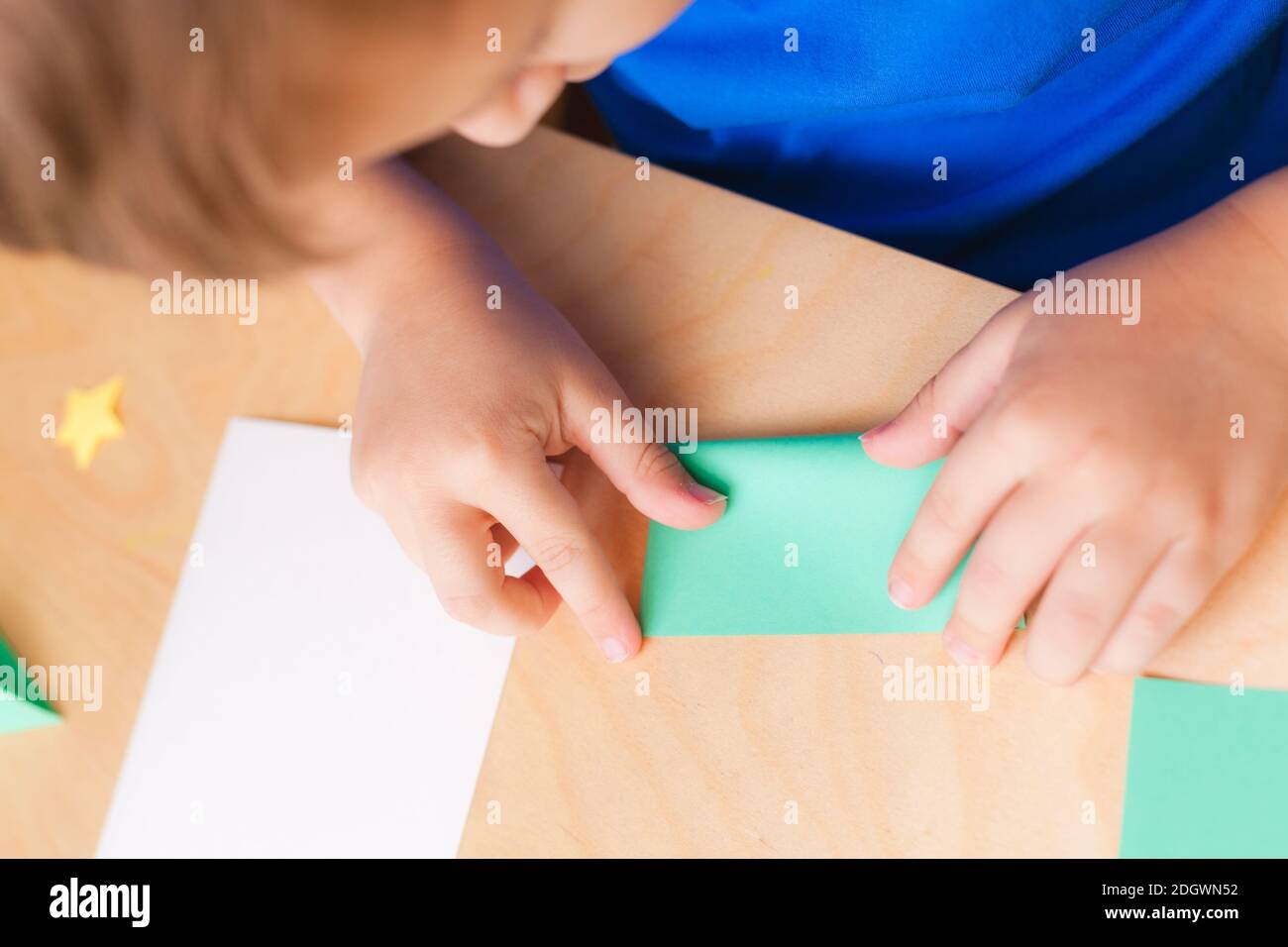 Cut in half scissors hi-res stock photography and images - Alamy