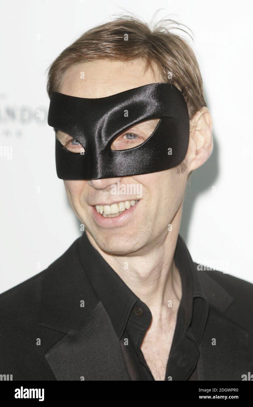 Nick knight hi-res stock photography and images - Alamy