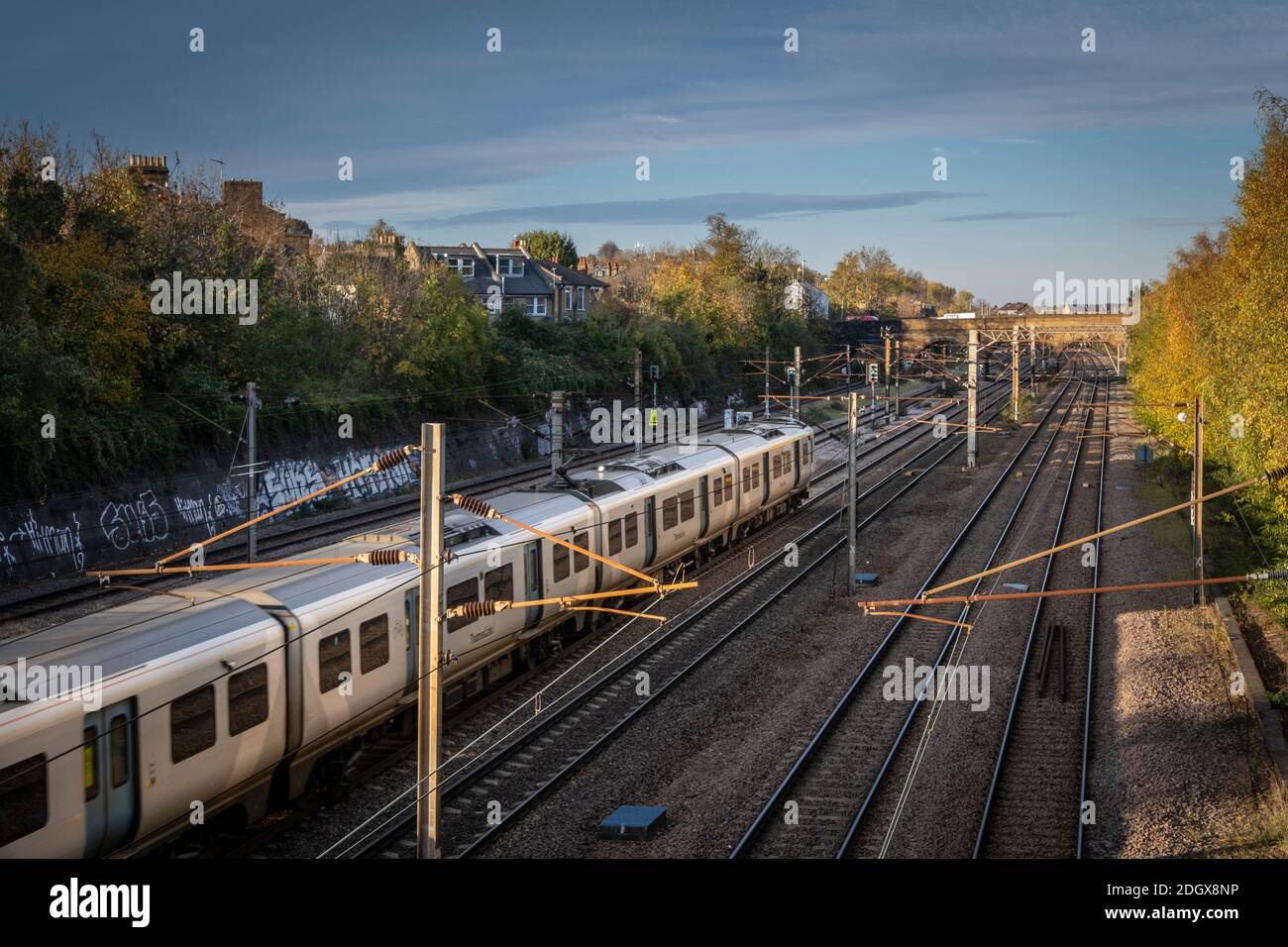 Thameslink train hi-res stock photography and images - Alamy