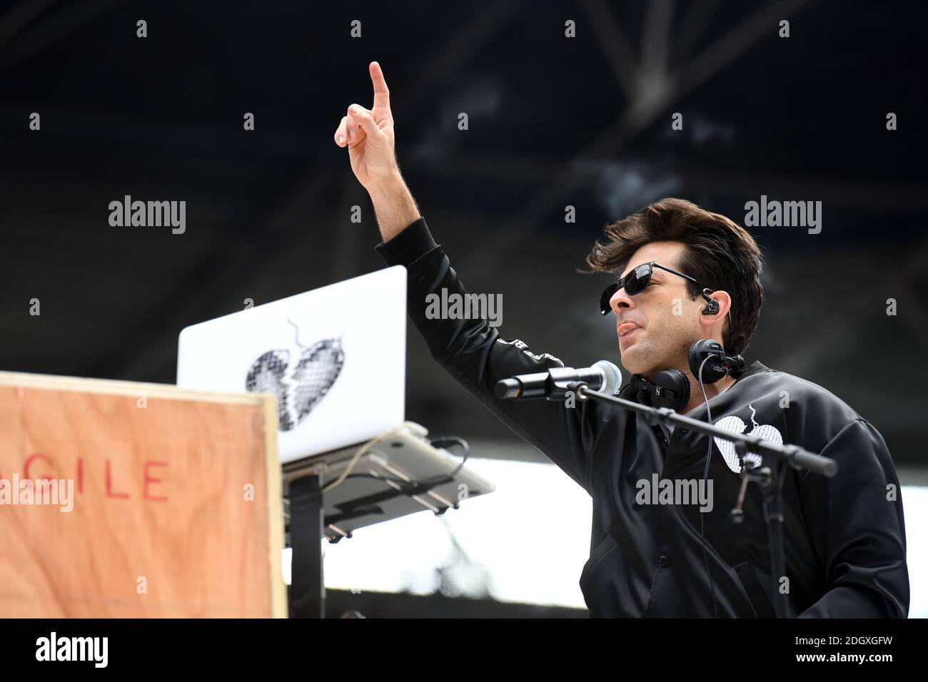 Mark ronson performs on stage hi-res stock photography and images - Alamy