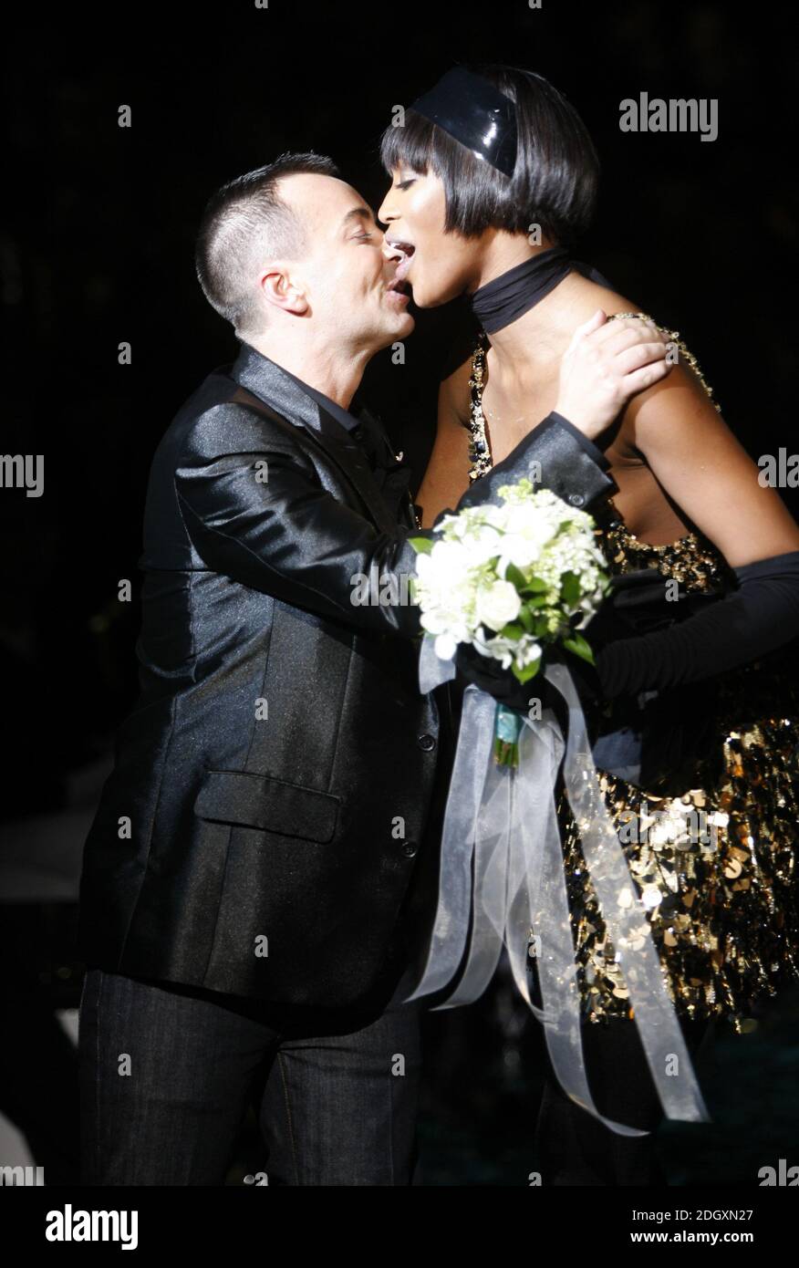 Welsh fashion designer Julien MacDonald on the catwalk with supermodel ...