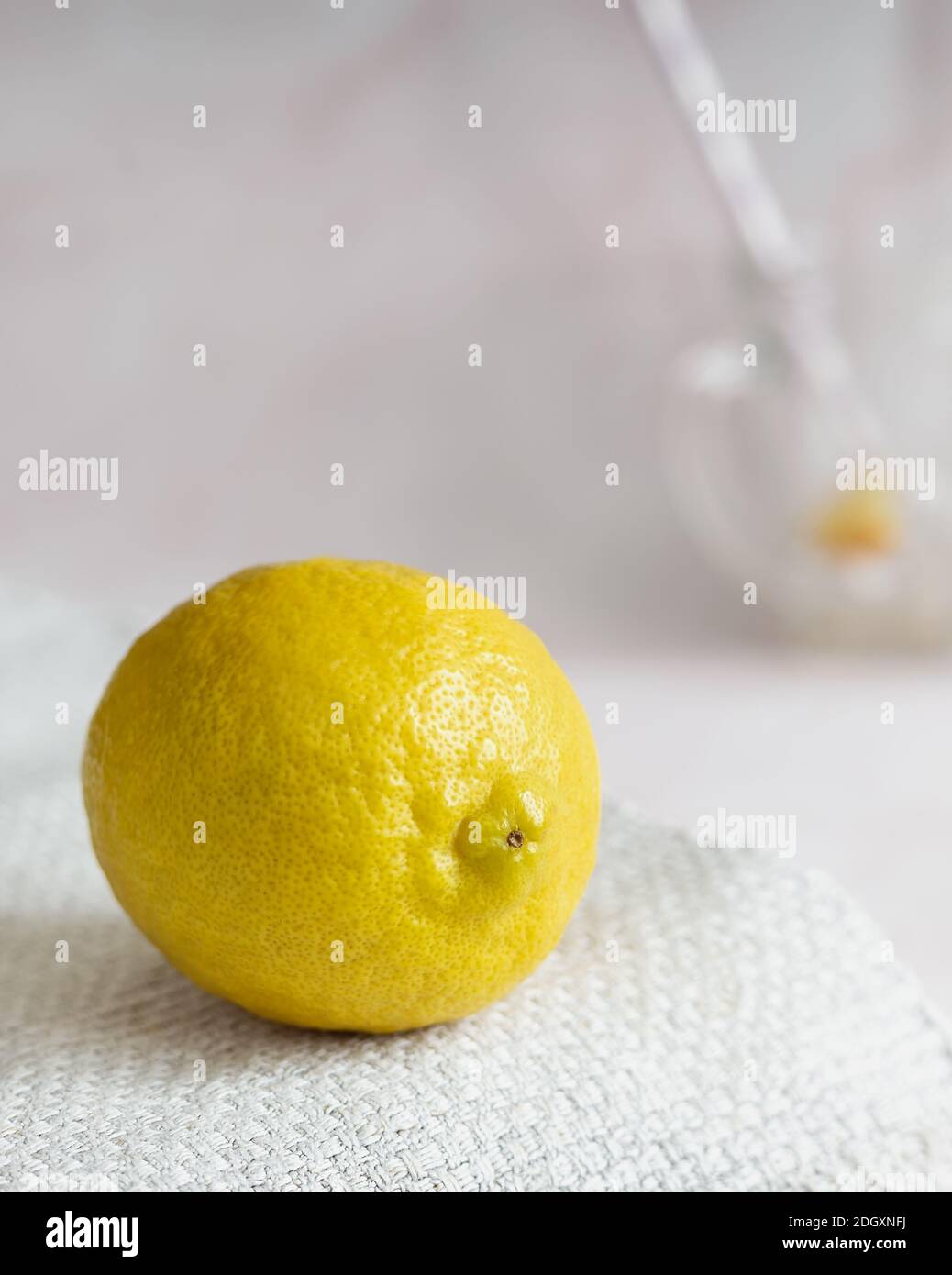 The lemon and cut a slice of lemon Stock Photo - Alamy