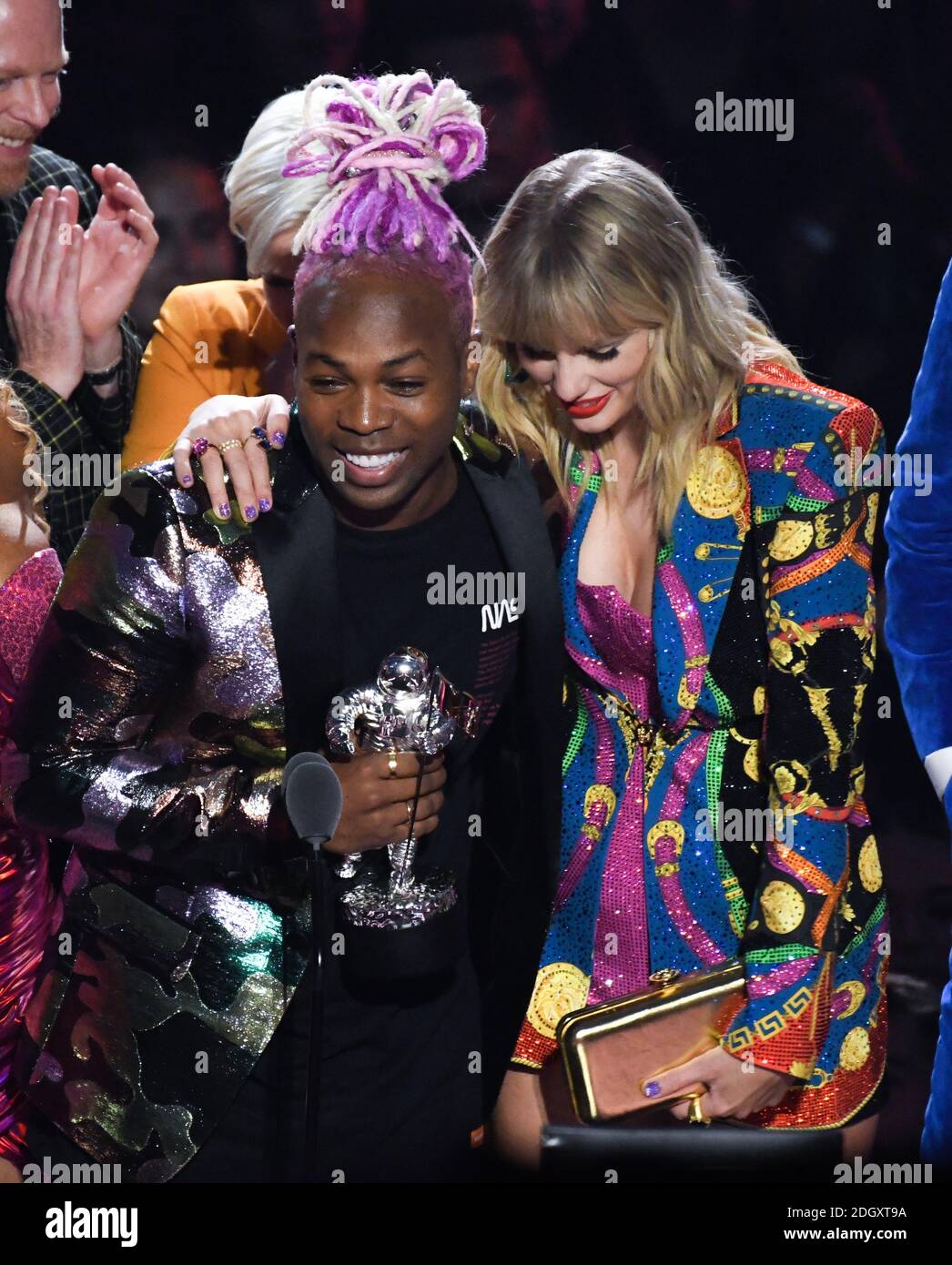Taylor Swift and Todrick Hall win Video for Good at the MTV Video Music ...