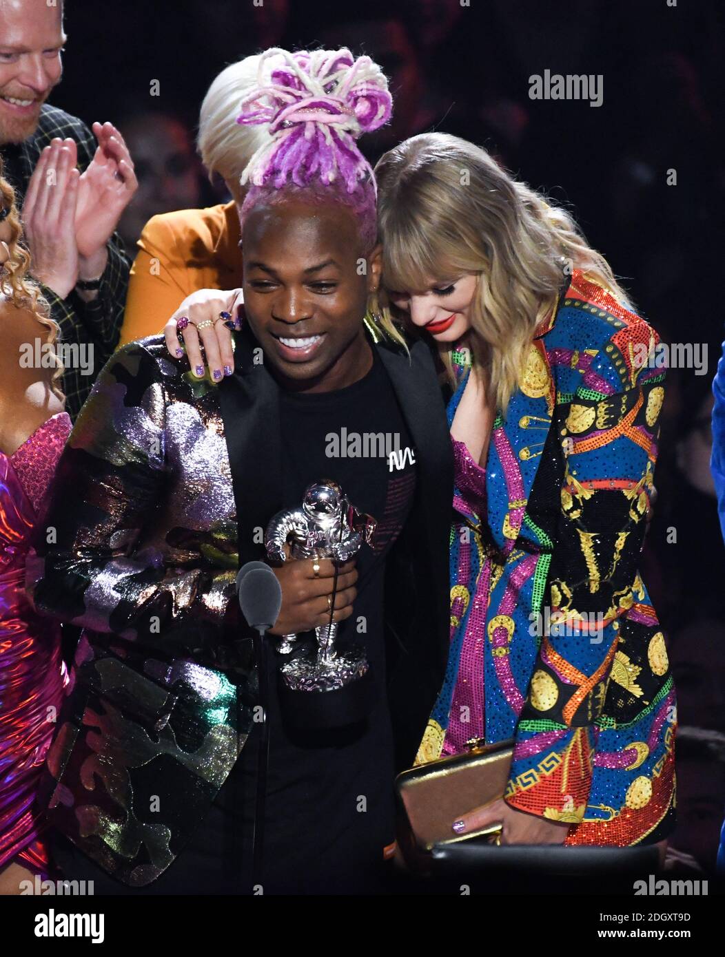 Taylor Swift and Todrick Hall win Video for Good at the MTV Video Music ...