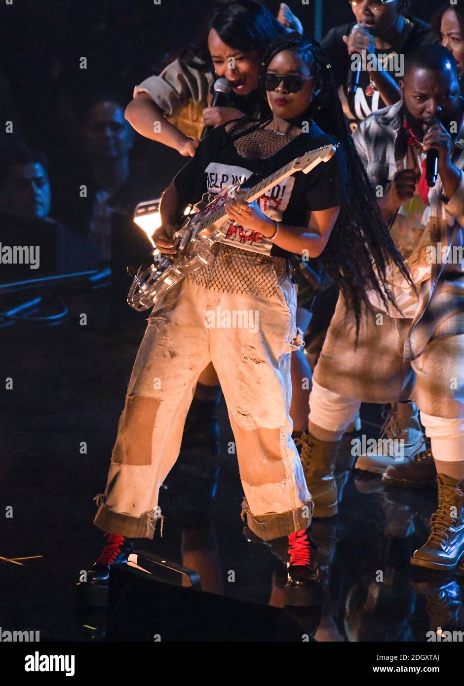 H e r performance hi-res stock photography and images - Alamy