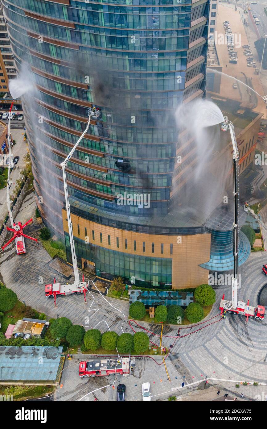 Firefighters from many parts of Hunan Province participate in high-rise ...