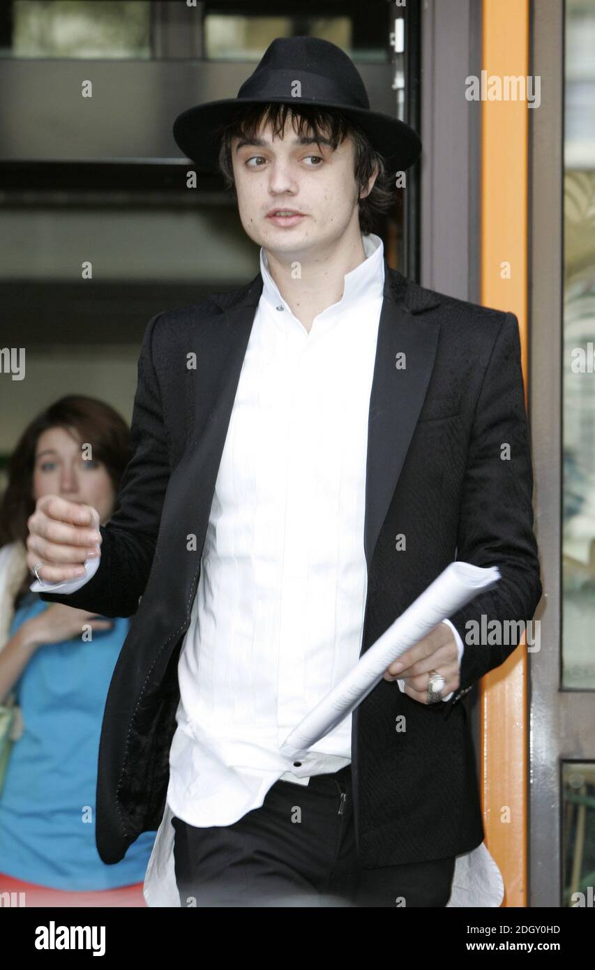 Pete Doherty attending a drugs possession review hearing at Thames ...
