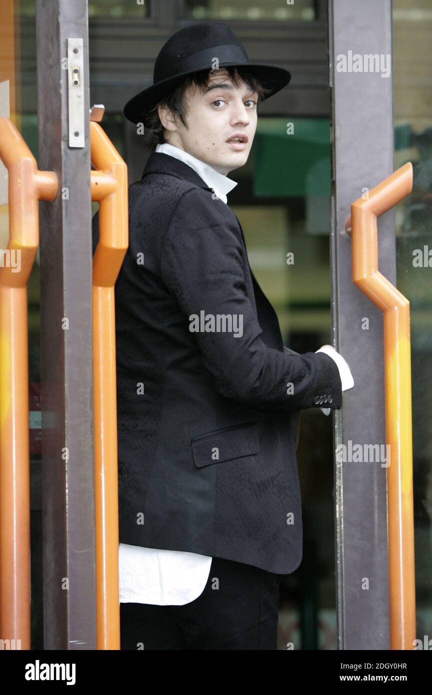 Pete Doherty attending a drugs possession review hearing at Thames ...