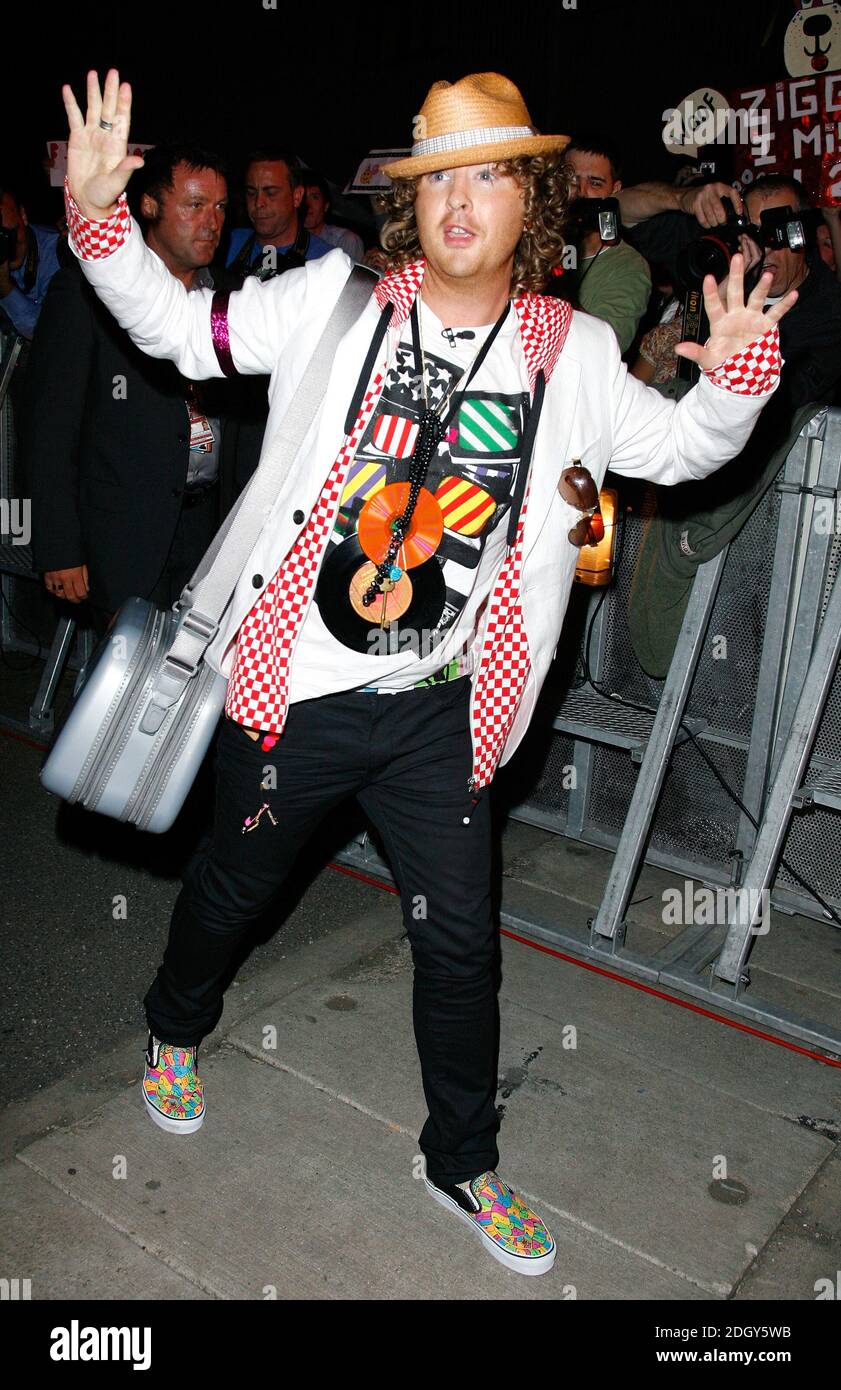 Seany arrives at the Big Brother 8 House, Elstree Studios ...