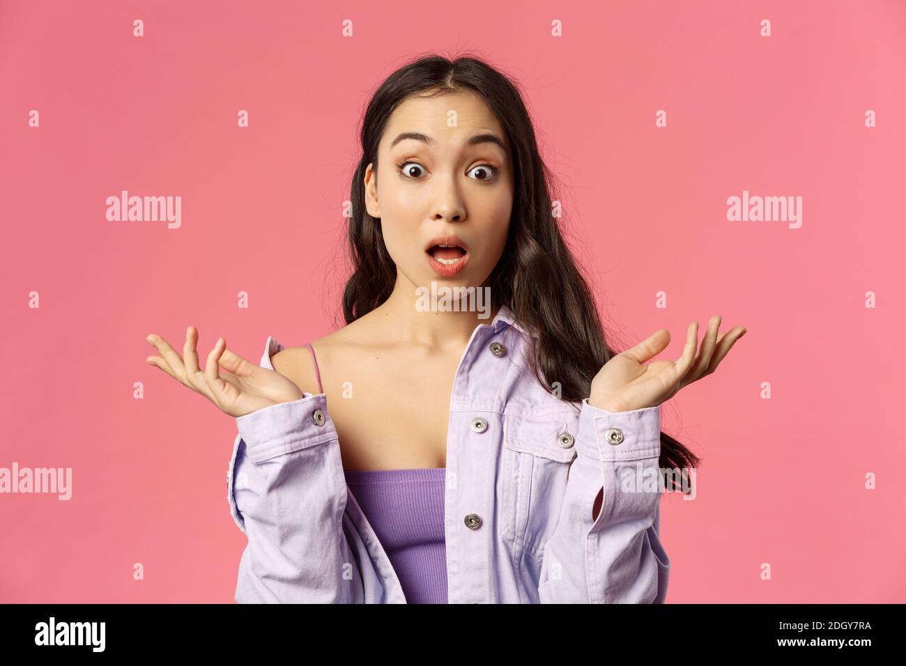 Shocked gasping woman face hi-res stock photography and images - Alamy