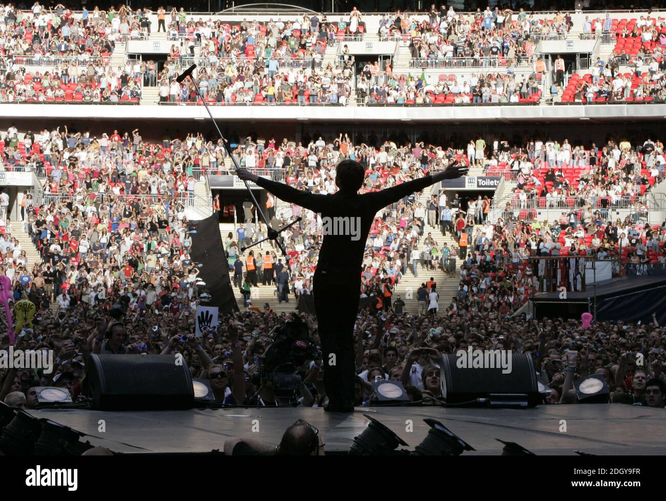 Keane performing on stage hi-res stock photography and images - Alamy