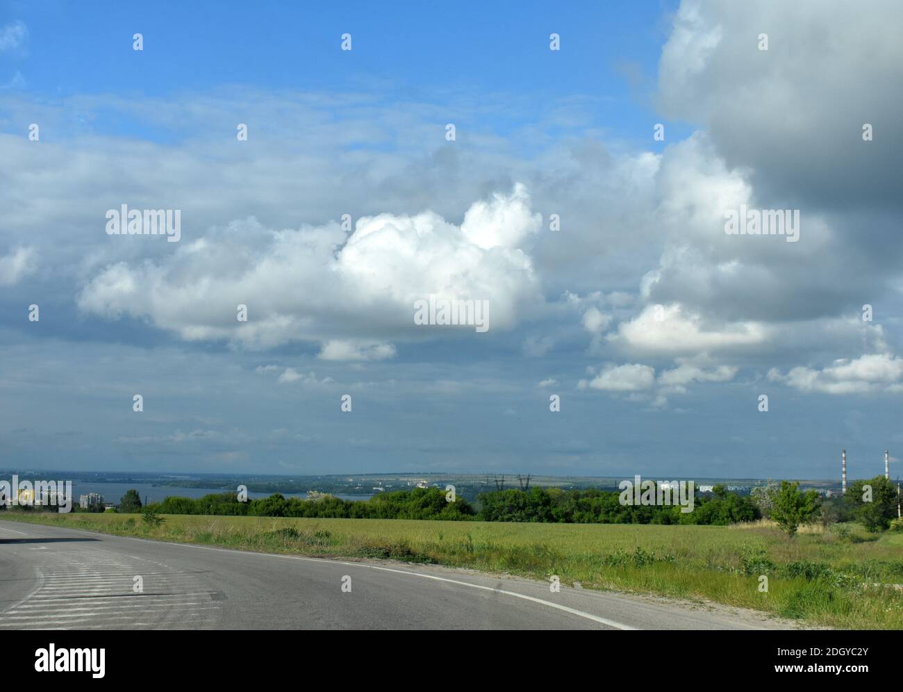 Cloudy tree hi-res stock photography and images - Alamy