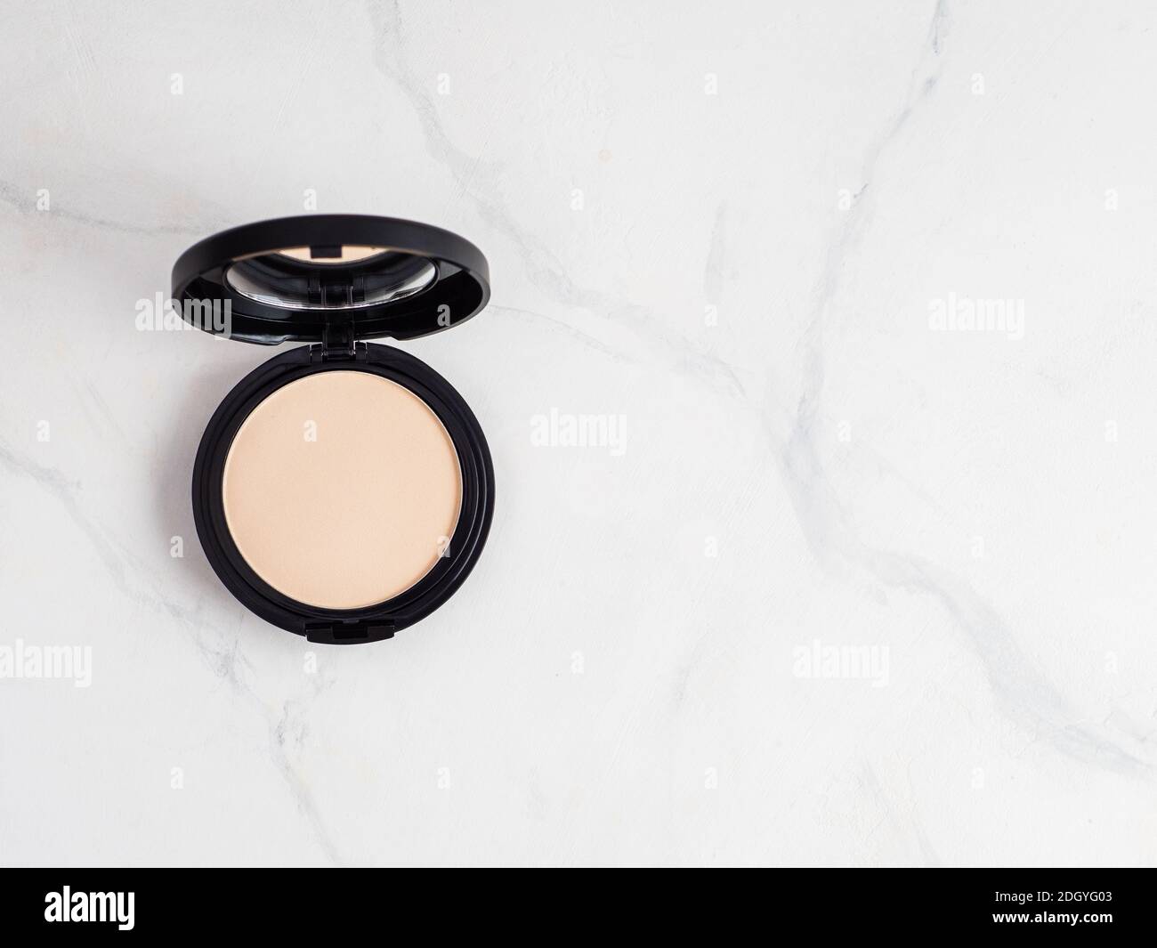 Powder compact overhead hi-res stock photography and images - Alamy