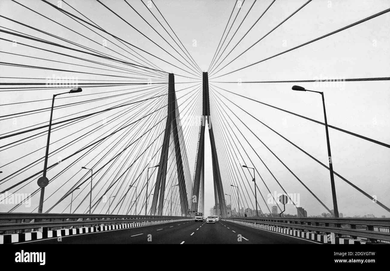 Sea link cables hi-res stock photography and images - Alamy