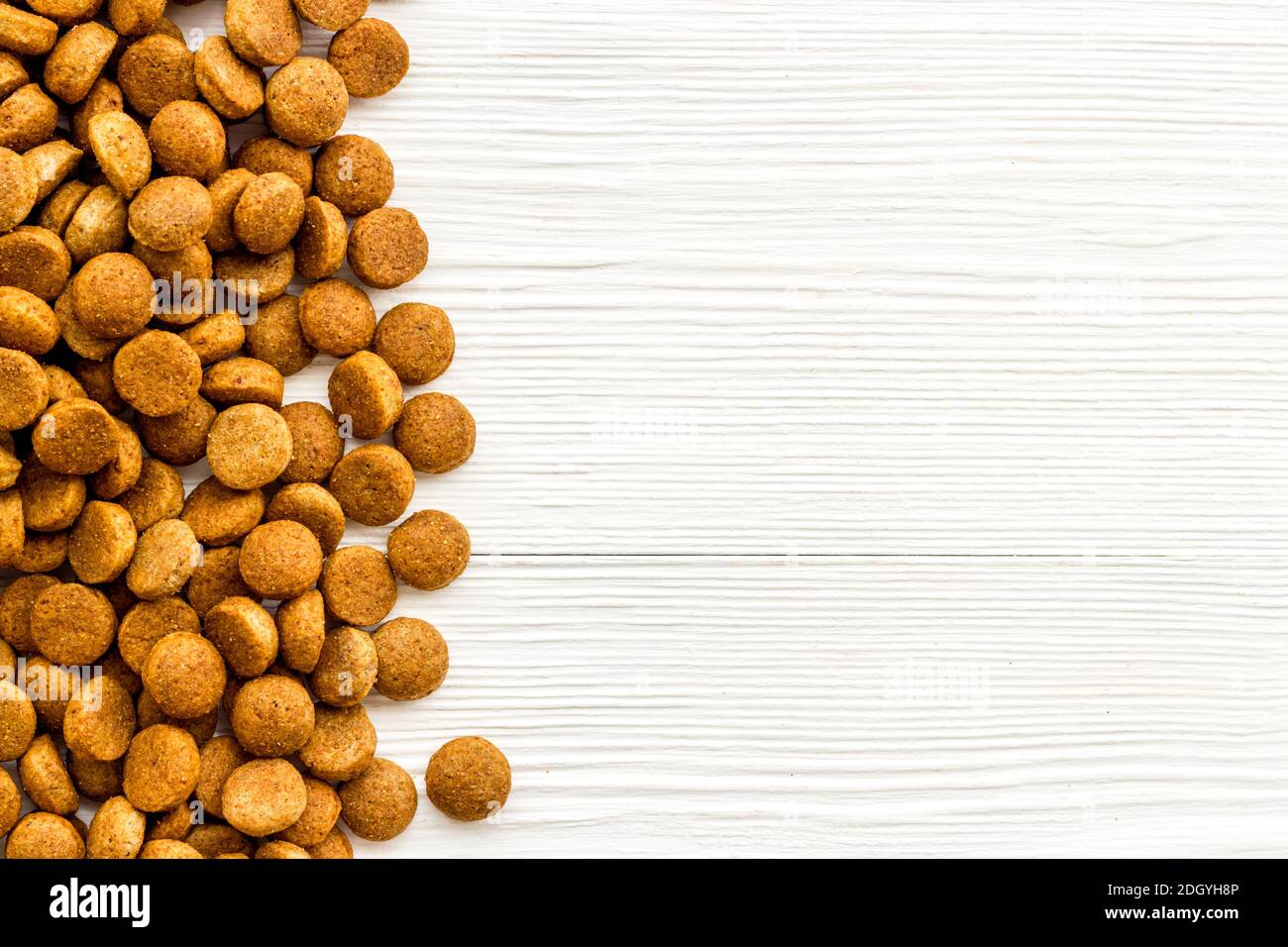 Dog pet food background. Top, overhead view Stock Photo - Alamy