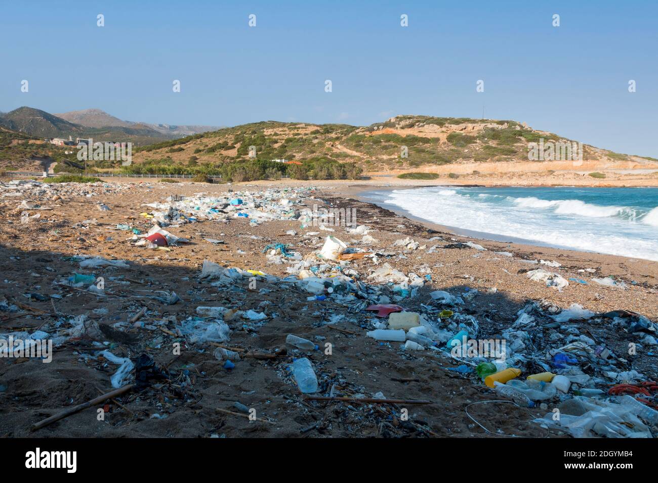 Ocean Dumping - Total pollution on a Tropical beach Stock Photo - Alamy
