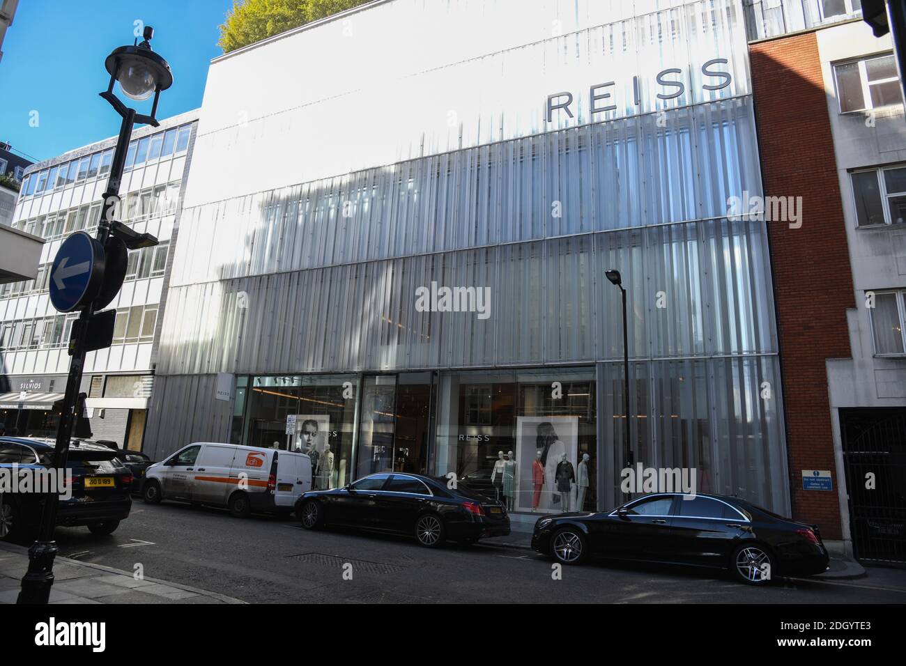 Reiss Store High Resolution Stock Photography and Images - Alamy