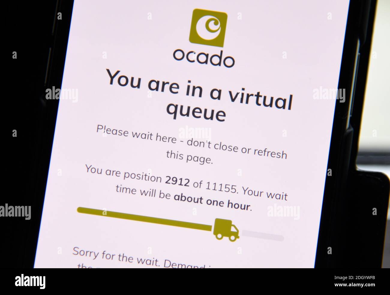 Virtual queue hi-res stock photography and images - Alamy