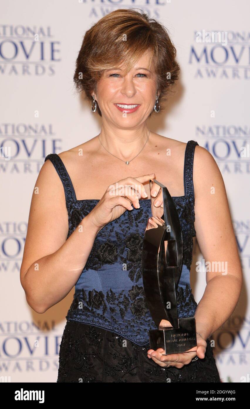 Yeardley Smith with the award for Best Animation for the Simpsons ...