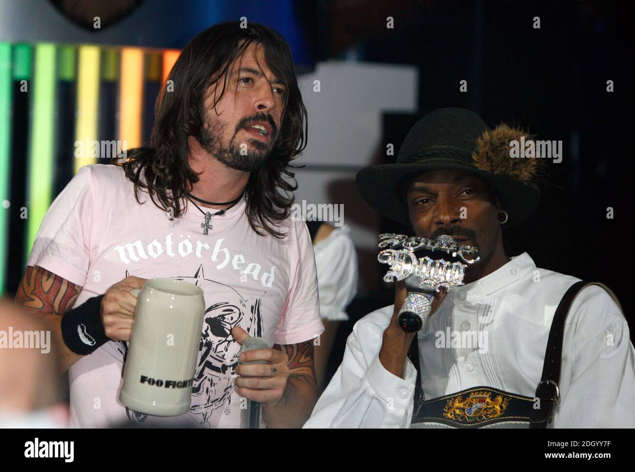 Dave Grohl and Snoop Dogg during the MTV European Music Awards 2007, at ...