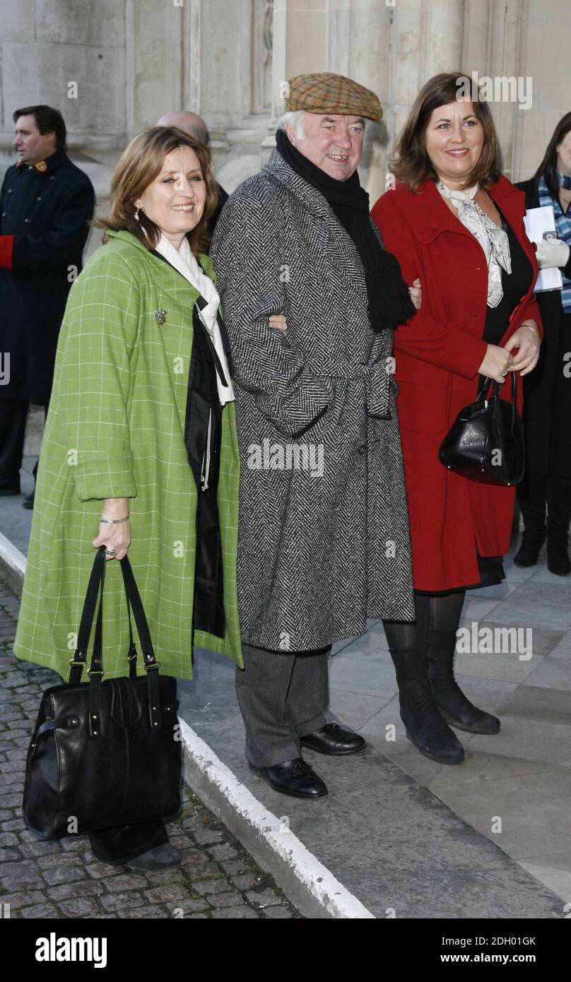Jimmy Tarbuck and daughters at the Womans Own, Children of Courage ...