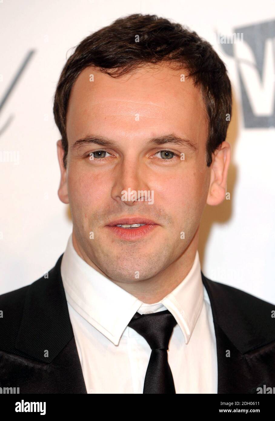 Johnny Lee Miller arrives for the 15th Annual Sir Elton John AIDS ...
