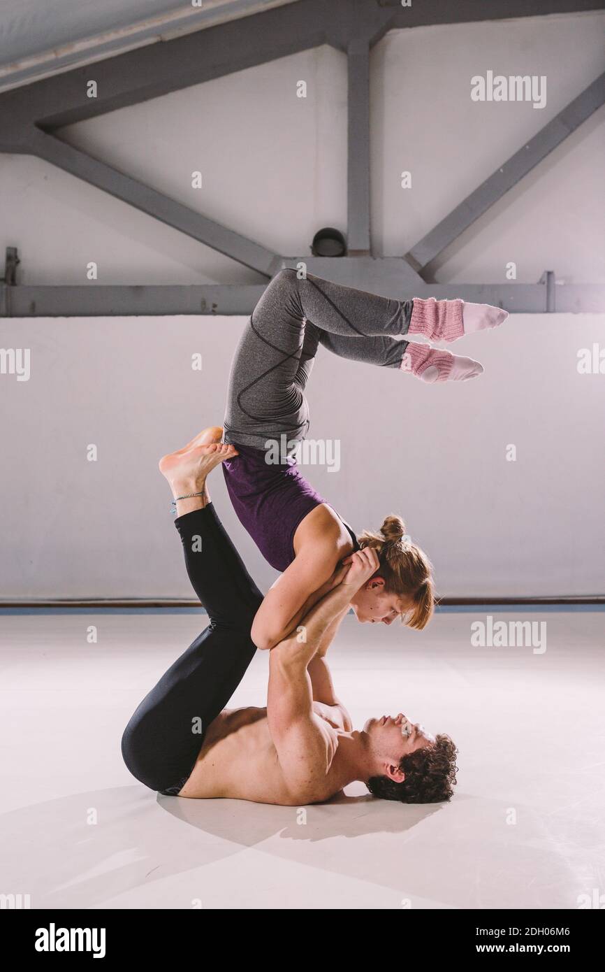 Acroyoga poses hi-res stock photography and images - Alamy