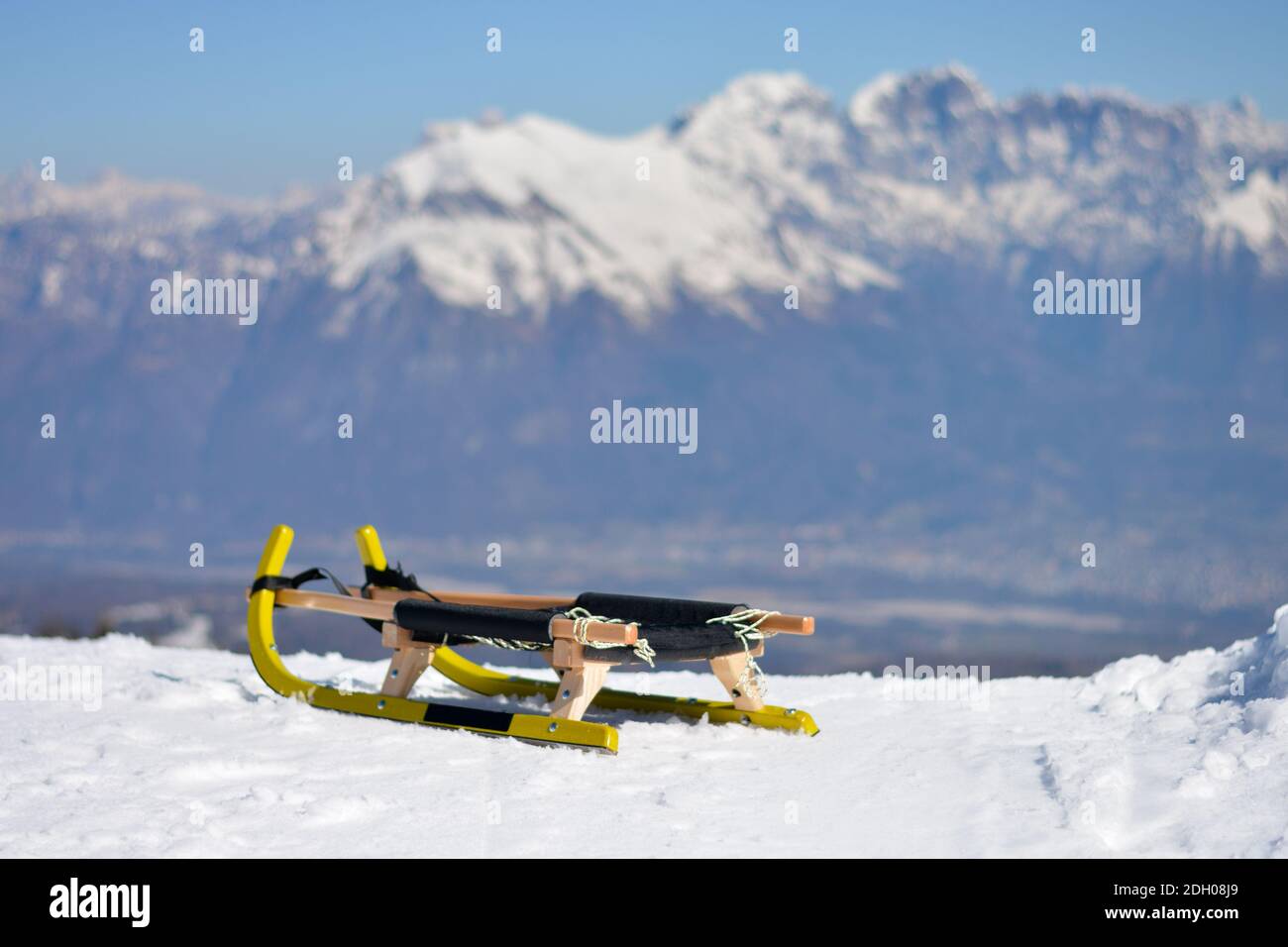 a sled in the snow Stock Photo - Alamy
