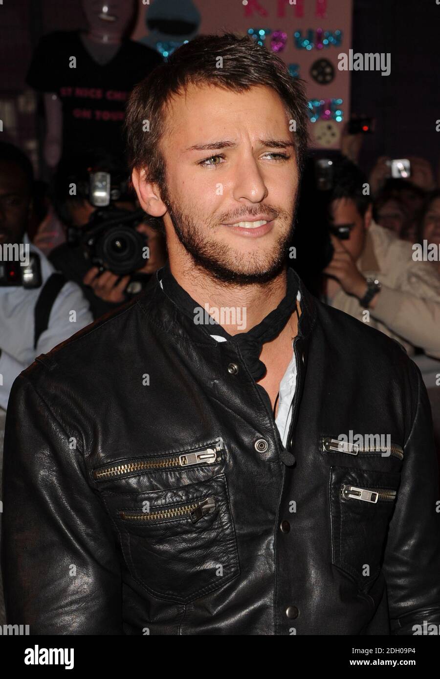 Stuart Pilkington arrives as the latest newcomer to the Big Brother 9 ...