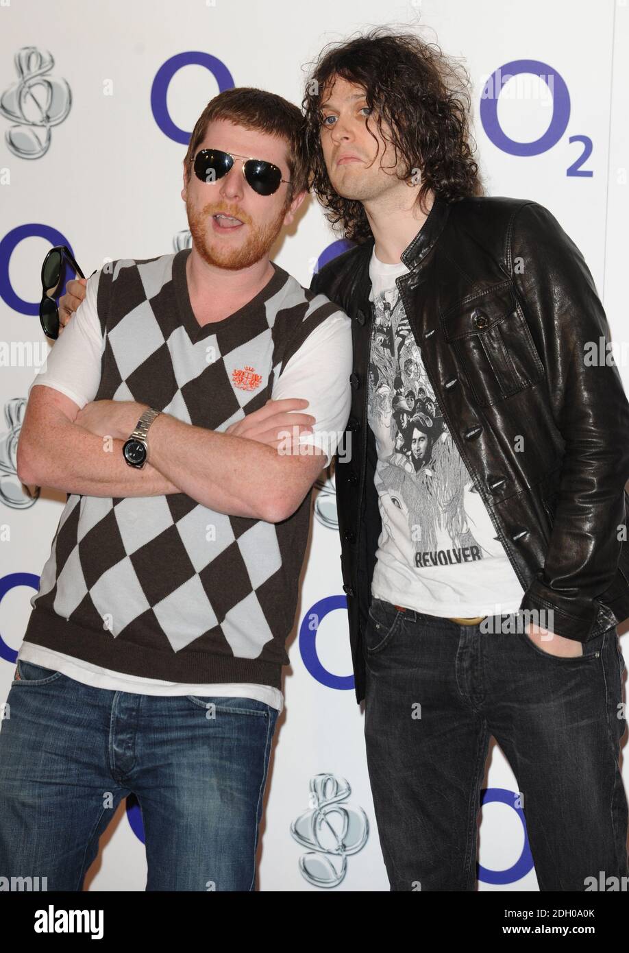 Barry (left) and Jon from The Fratellis arriving at The Silver Clef ...