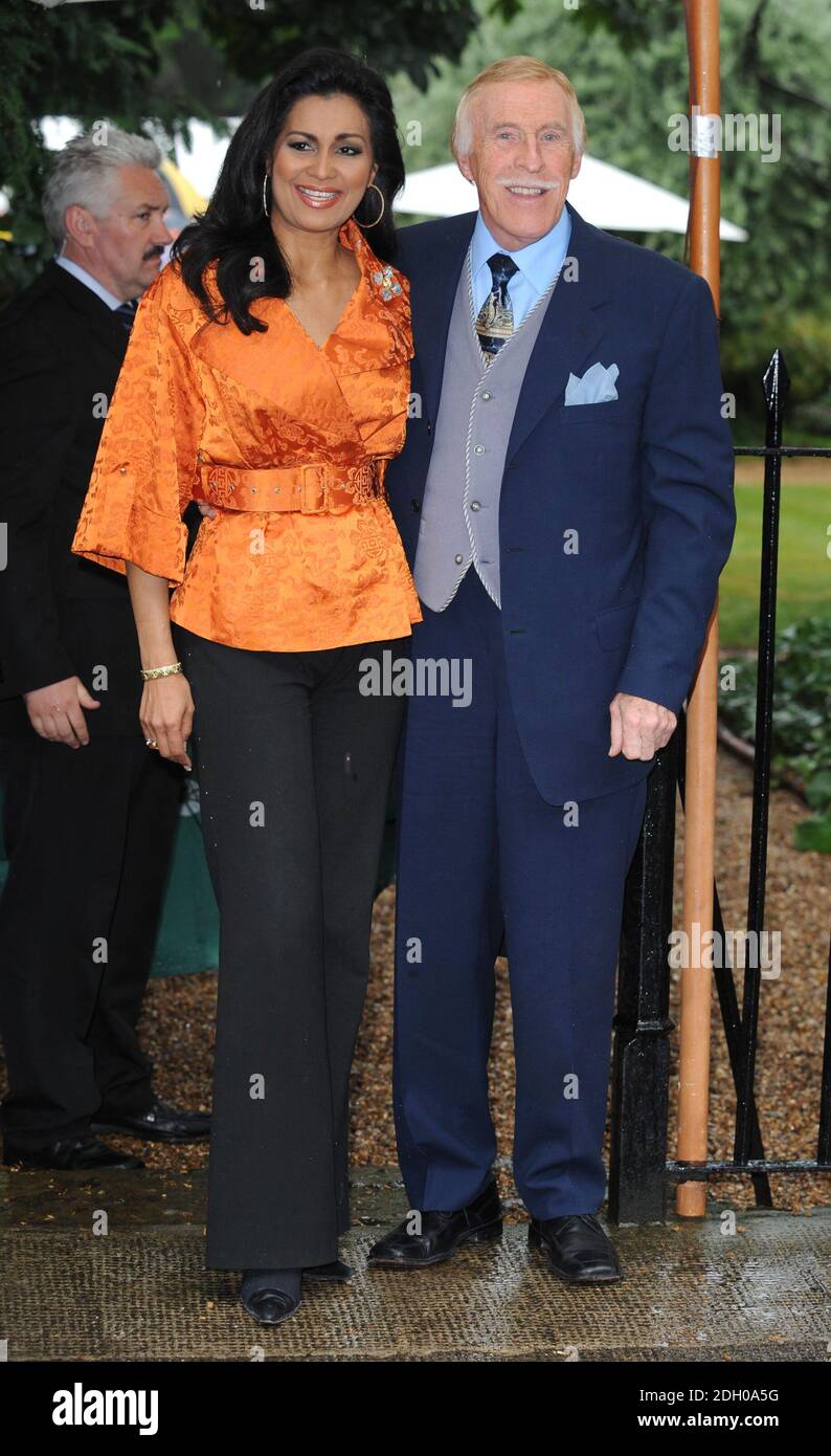 Bruce Forsyth and wife Wilnelia arrive at Sir David Frost's Summer ...