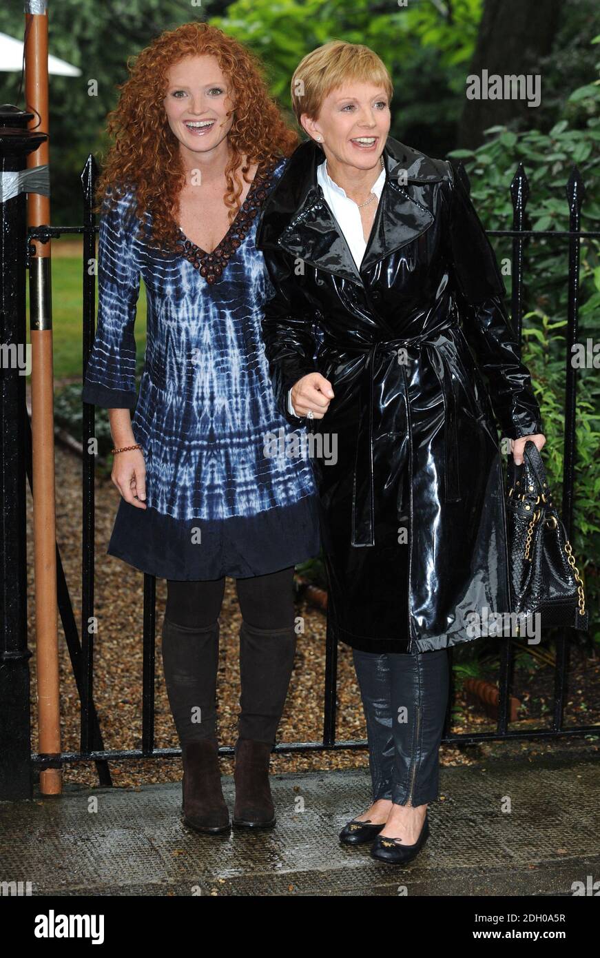 Anne Robinson and daughter arrive at Sir David Frost's Summer Garden ...